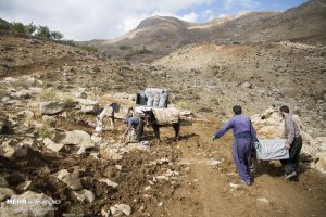 One who carries the load | The Kolbars of Iran - Peace for Asia